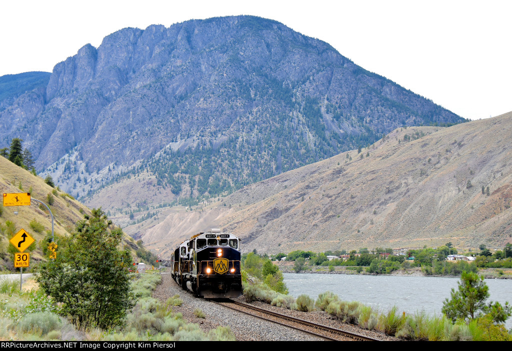 RMRX 8011 "Rocky Mountaineer"